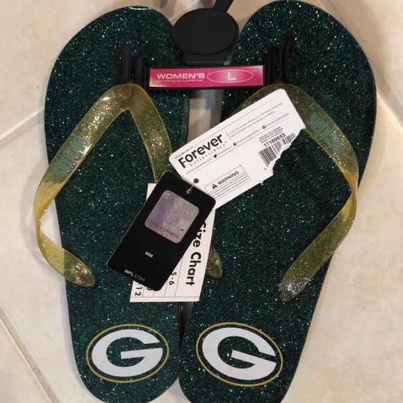 Shoes | Nwt Green Bay Packers Flip Flops Free Socks Included See Pic ...